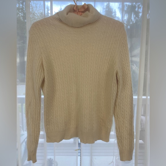 Charter Club | Sweaters | Delicate White 2 Ply Cashmere Cable Knit ...